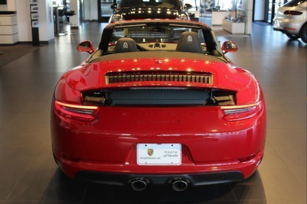Carmine Red | Porsche Colors