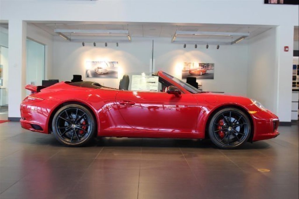 Carmine Red | Porsche Colors