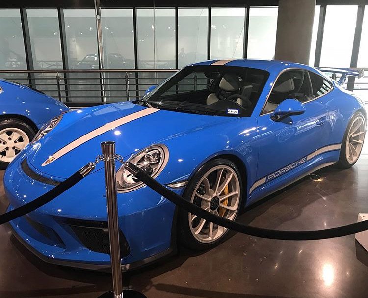 Arrow Blue | Porsche Colors