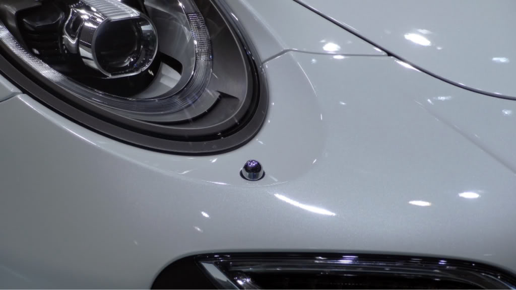 Oryx White Pearl Effect C9A 0K0 | Porsche Colors