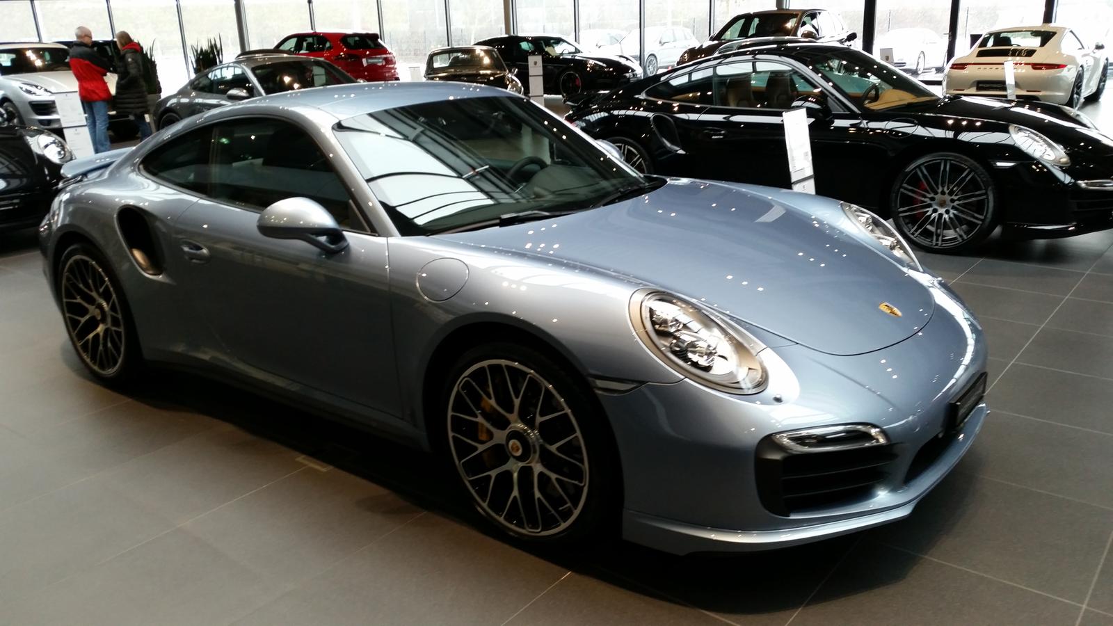 Ice Blue Metallic | Porsche Colors