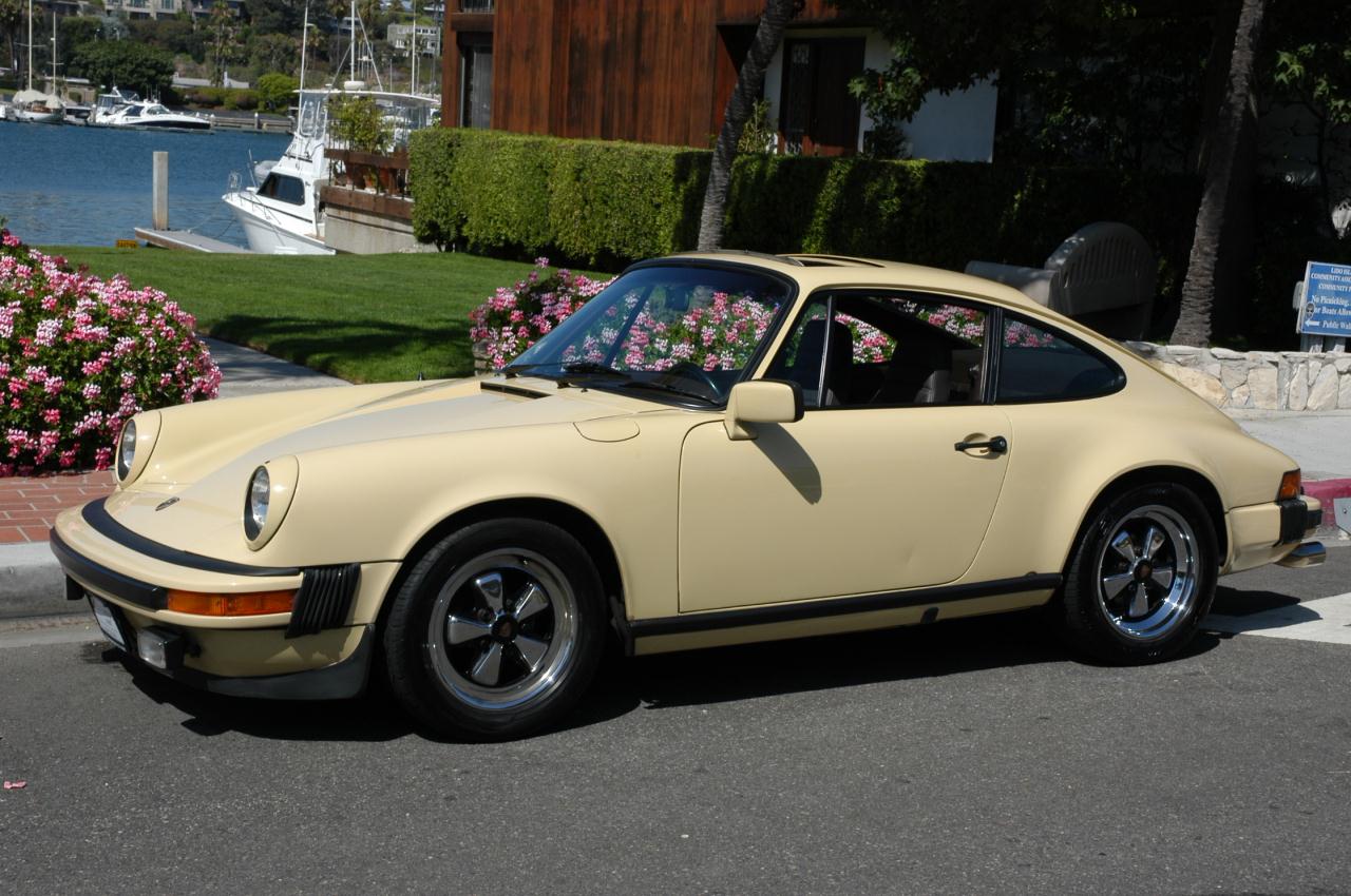 Bamboo Beige | Porsche Colors