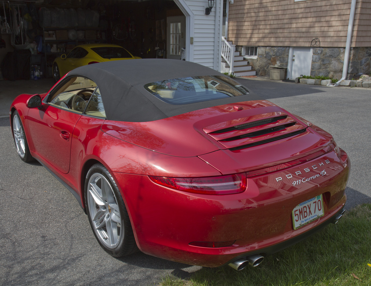 Amaranth Red Metallic | Porsche Colors