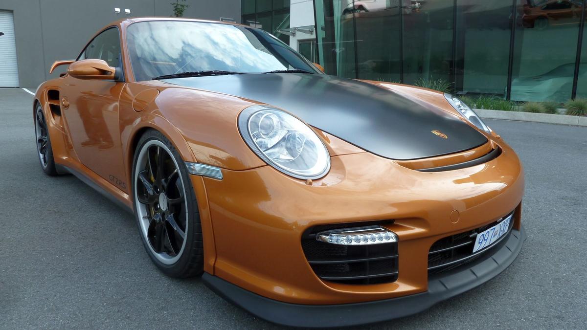 Nordic Gold Metallic | Porsche Colors
