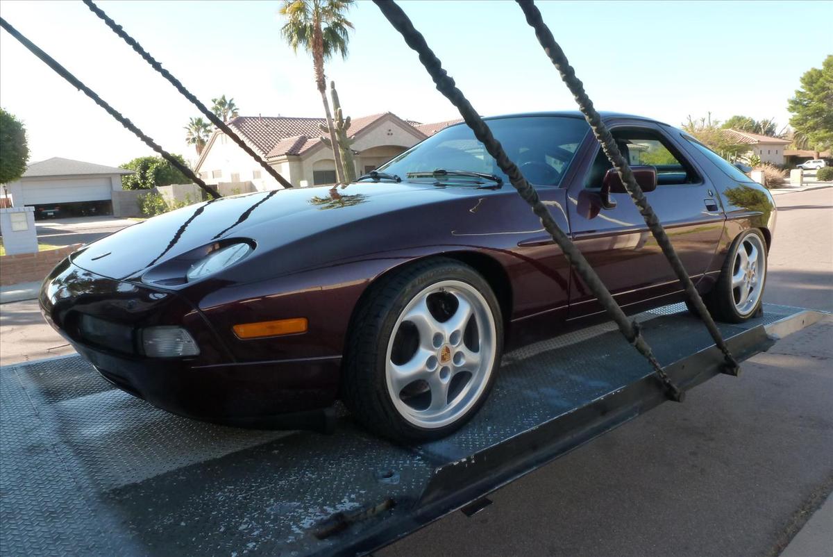 Cyclamen Red Metallic | Porsche Colors