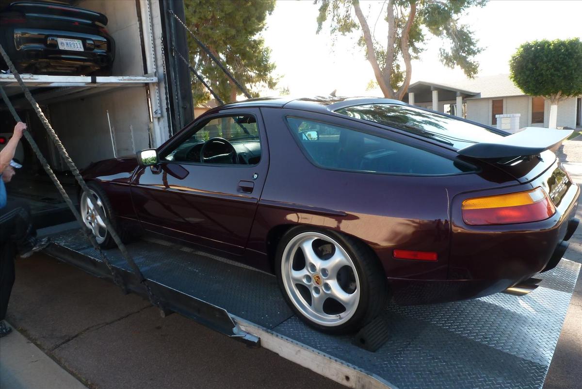 Cyclamen Red Metallic | Porsche Colors