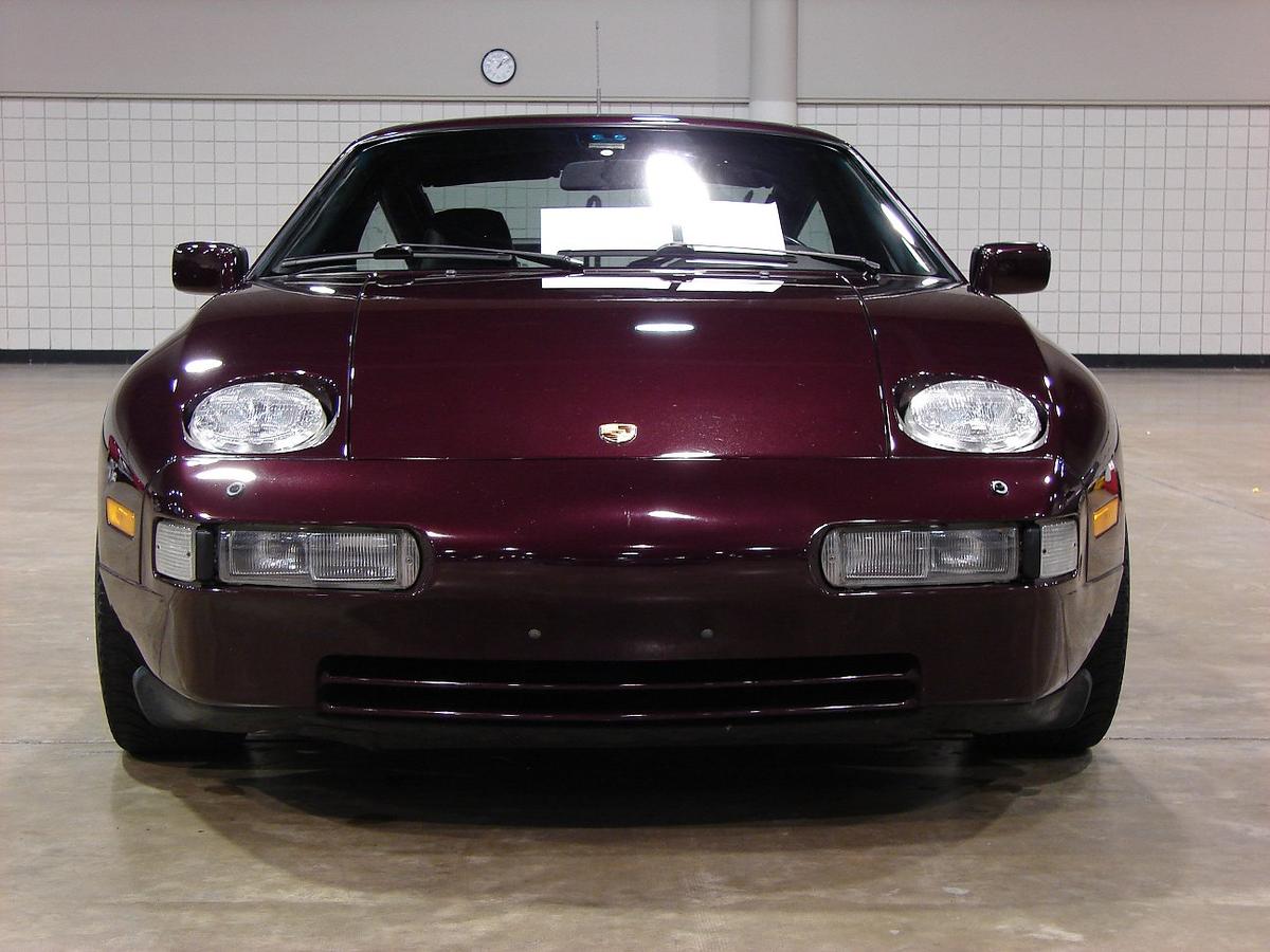 Cyclamen Red Metallic | Porsche Colors