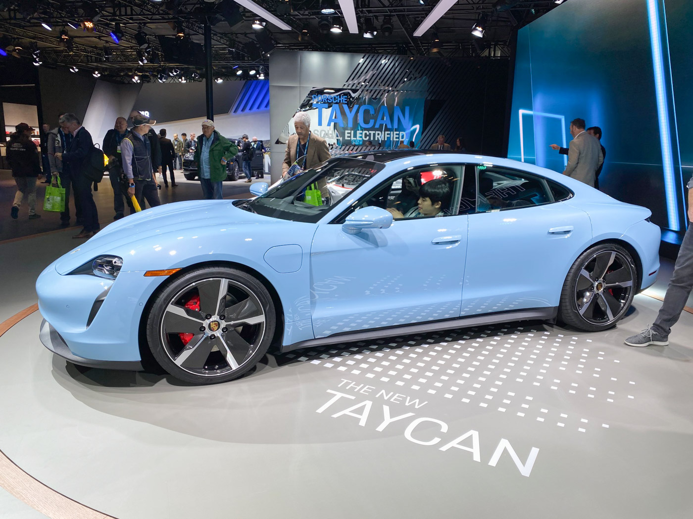 Frozen Blue Metallic | Porsche Colors