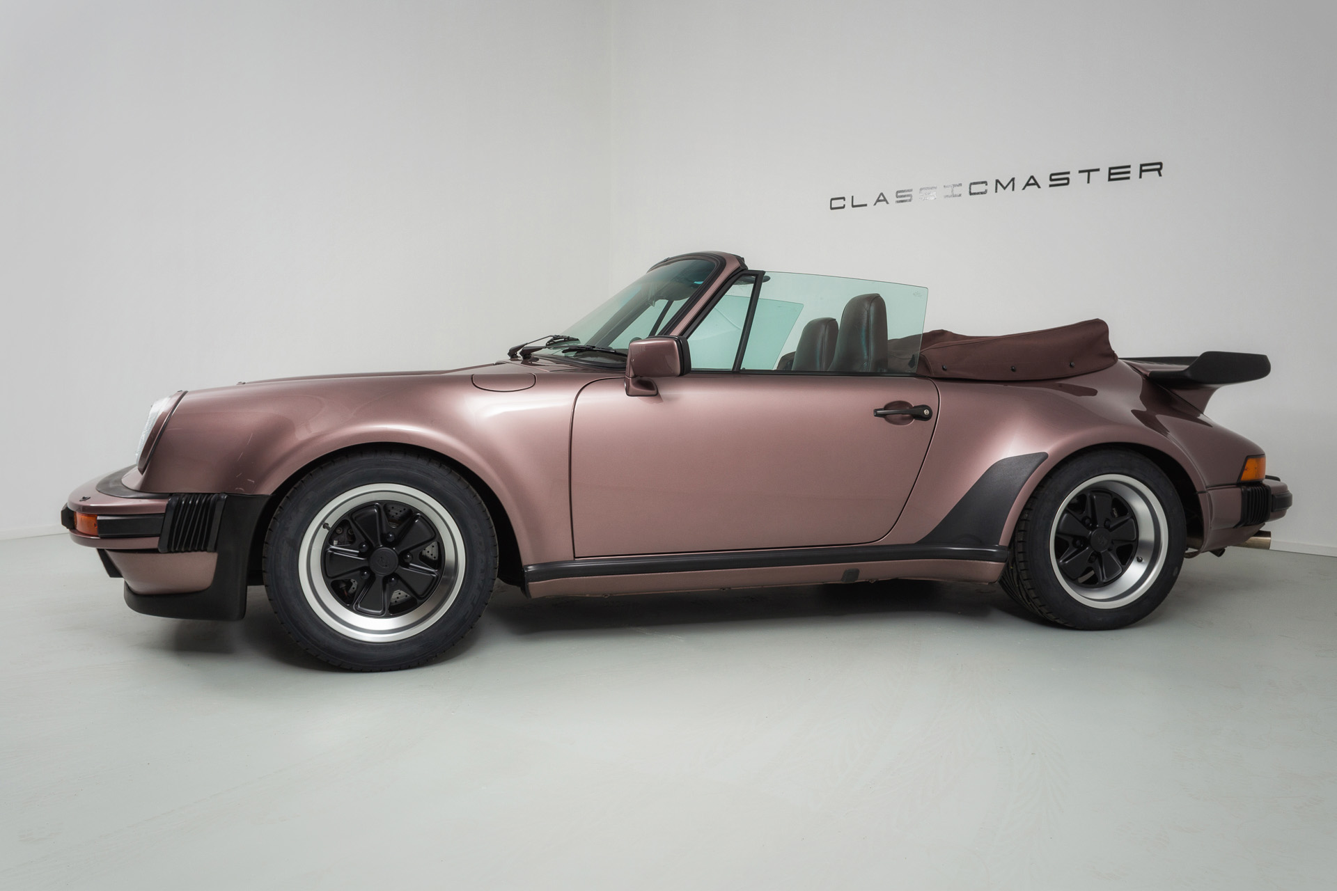 Cassis Red | Porsche Colors