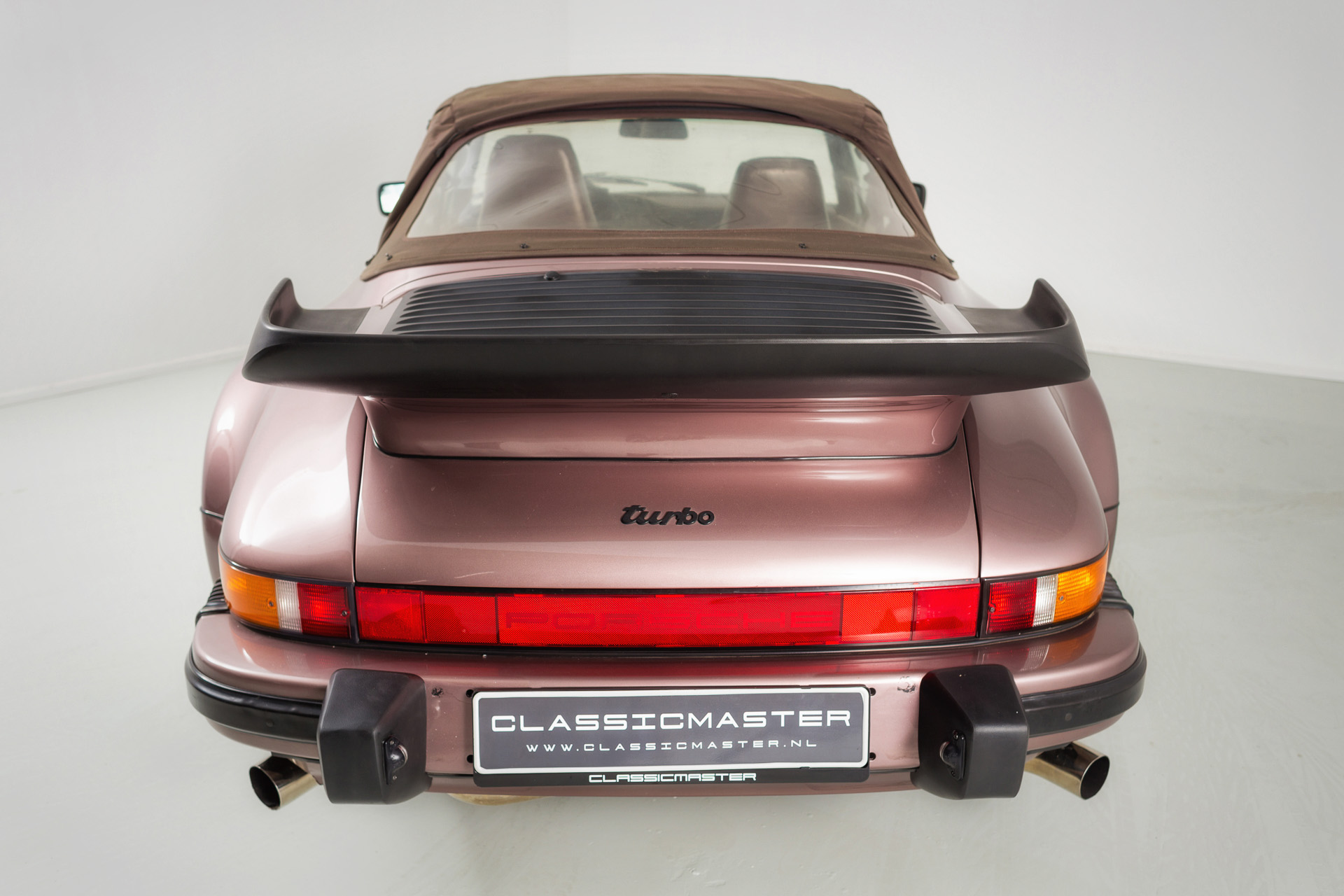 Cassis Red | Porsche Colors