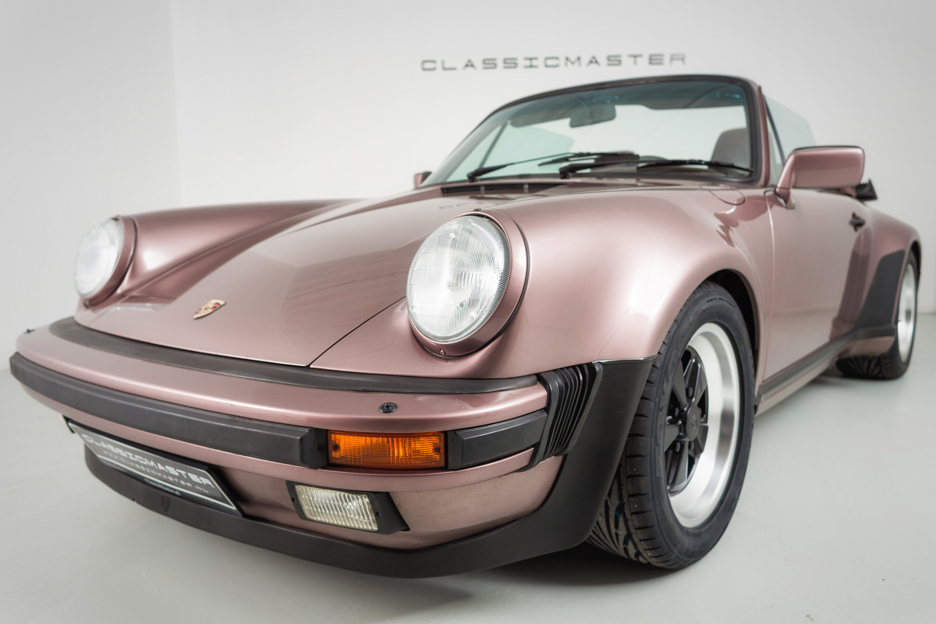 Cassis Red | Porsche Colors