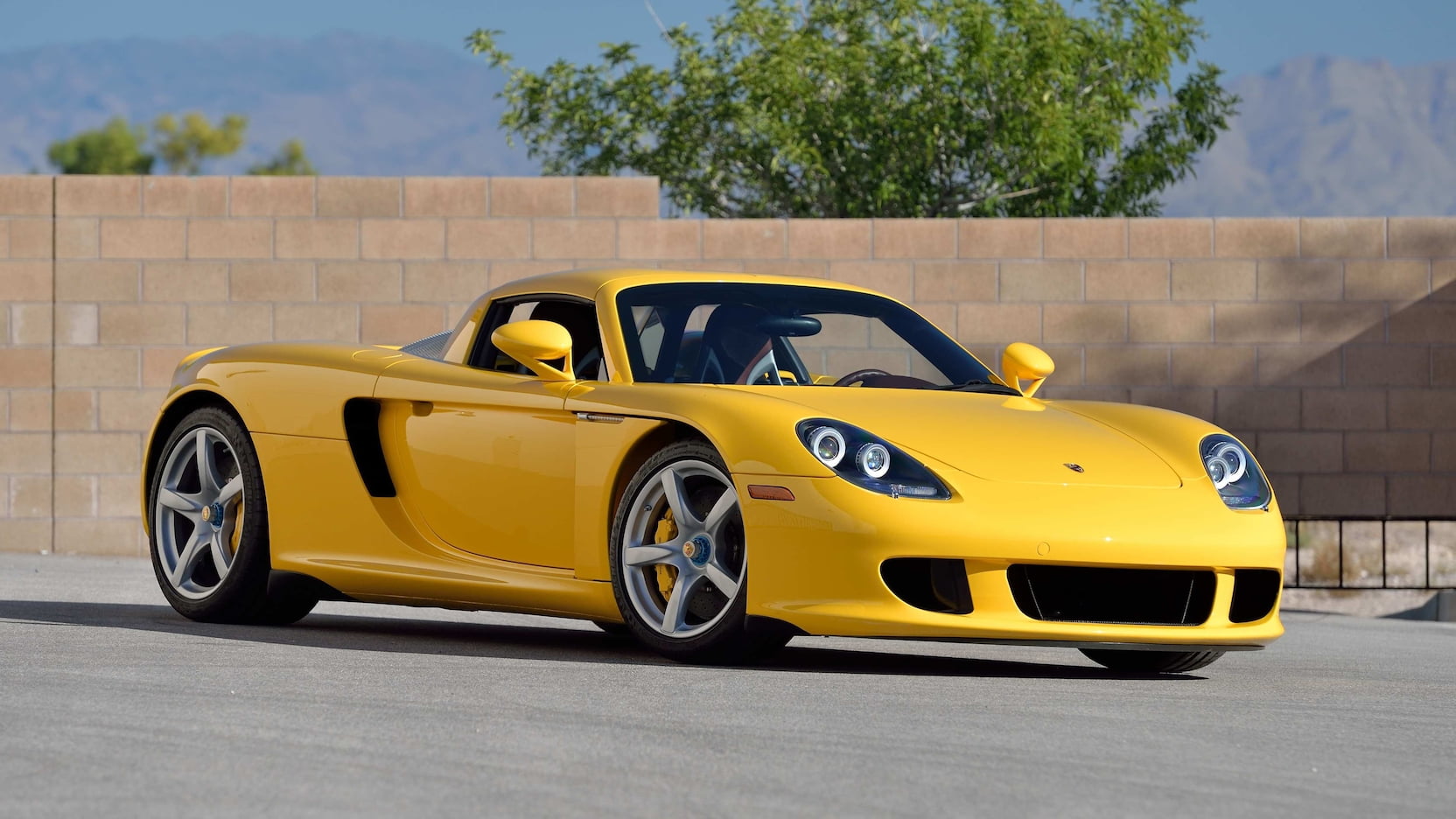 Fayence Yellow | Porsche Colors