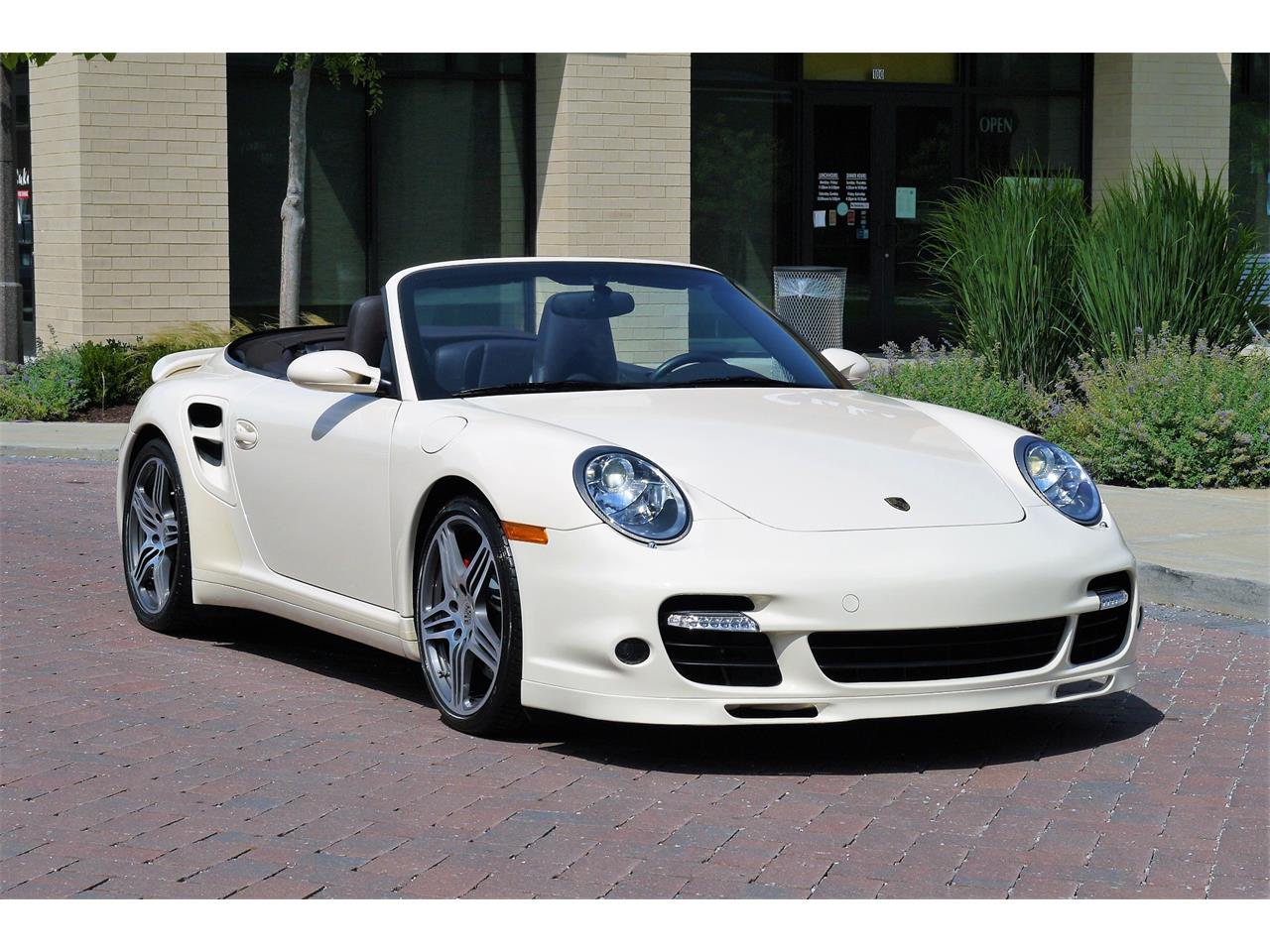 Creme White | Porsche Colors