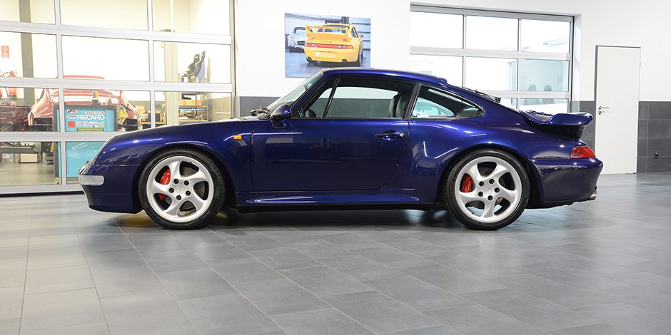 Iris Blue Metallic | Porsche Colors