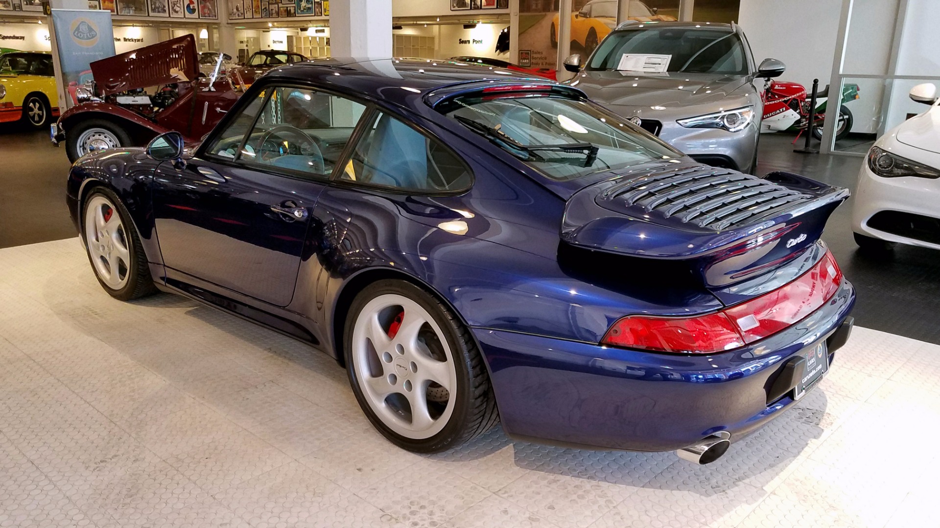 Iris Blue Metallic | Porsche Colors