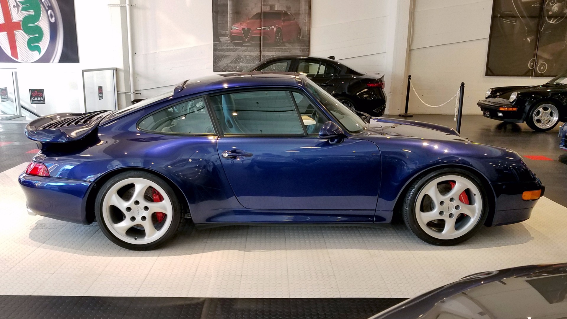 Iris Blue Metallic | Porsche Colors