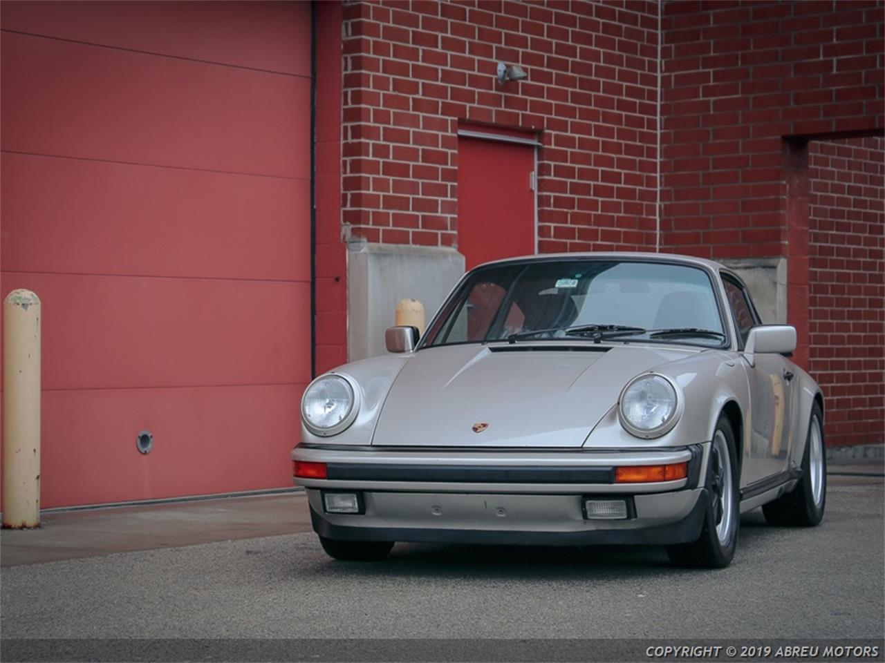 Linen Grey Metallic | Porsche Colors