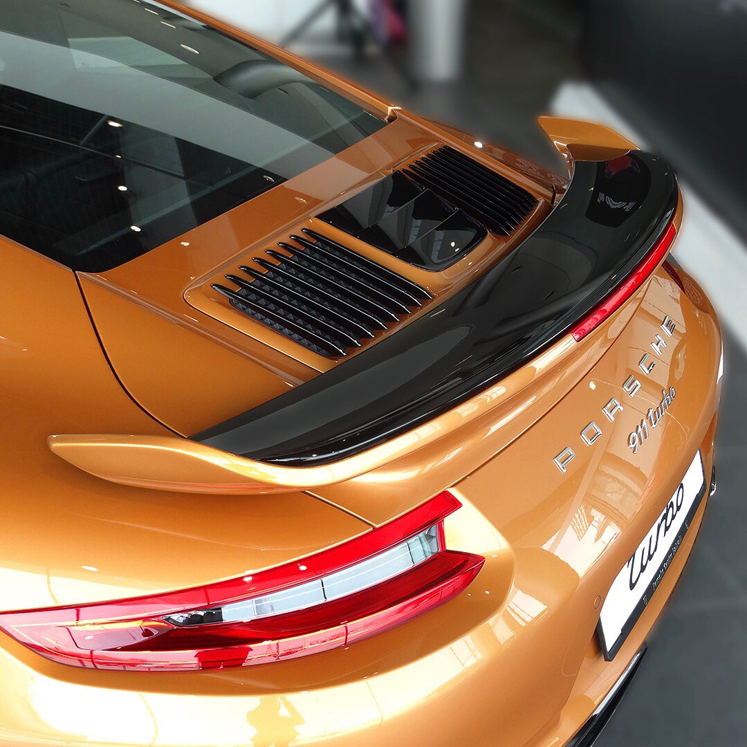 Nordic Gold Metallic | Porsche Colors