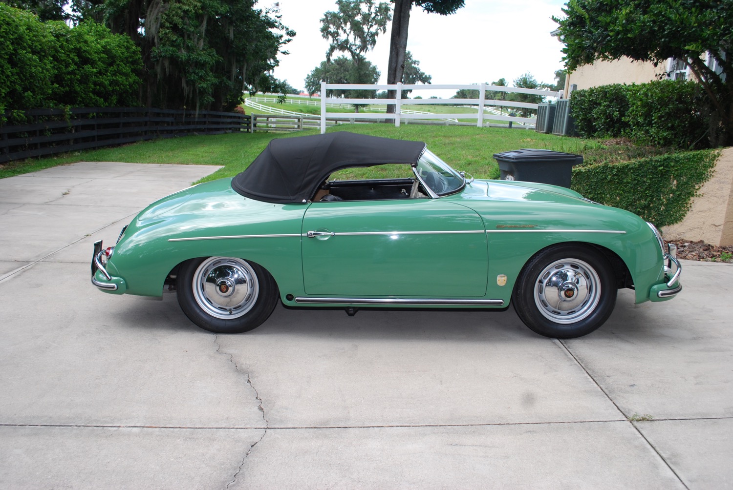 Auratium Green | Porsche Colors