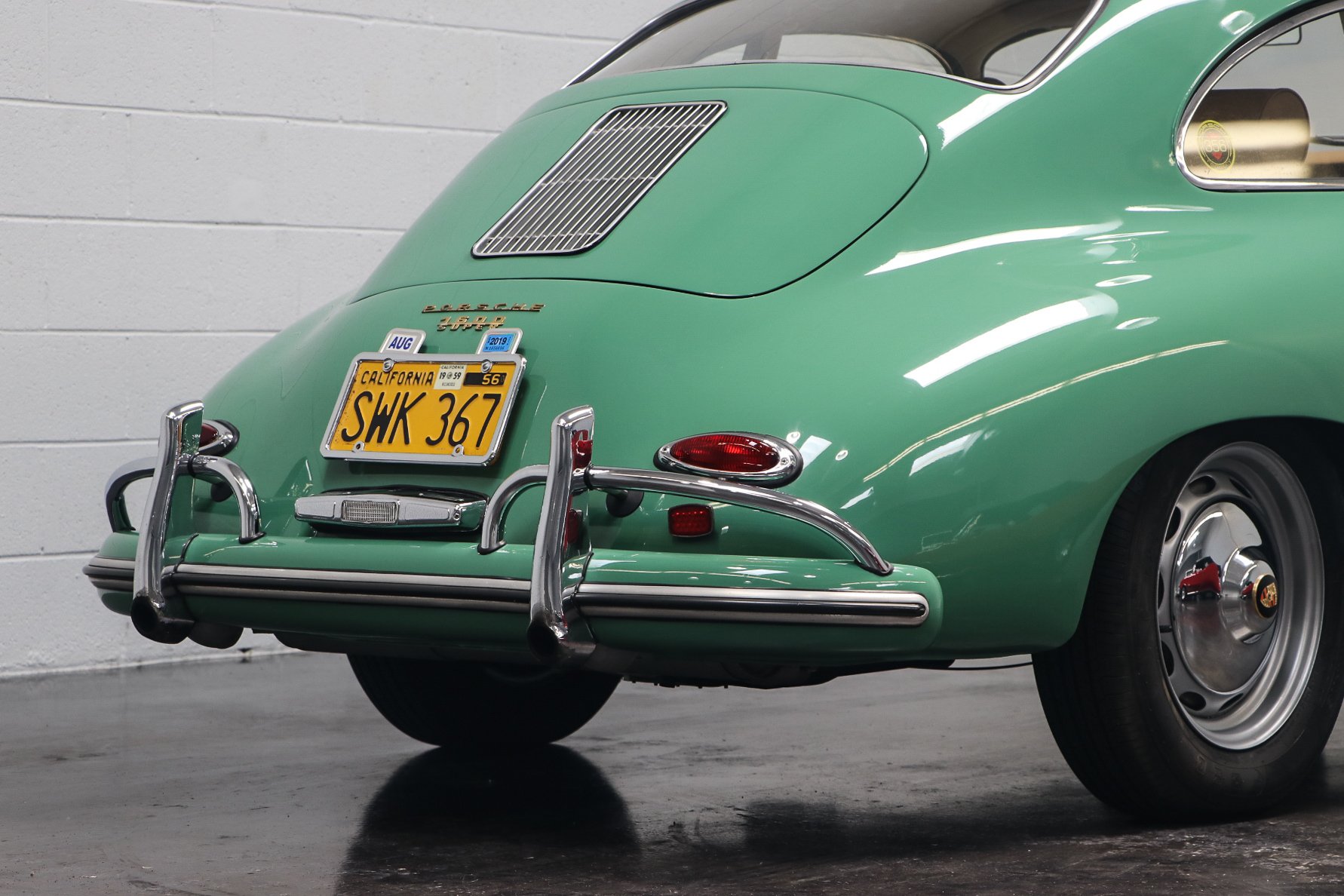 Auratium Green | Porsche Colors