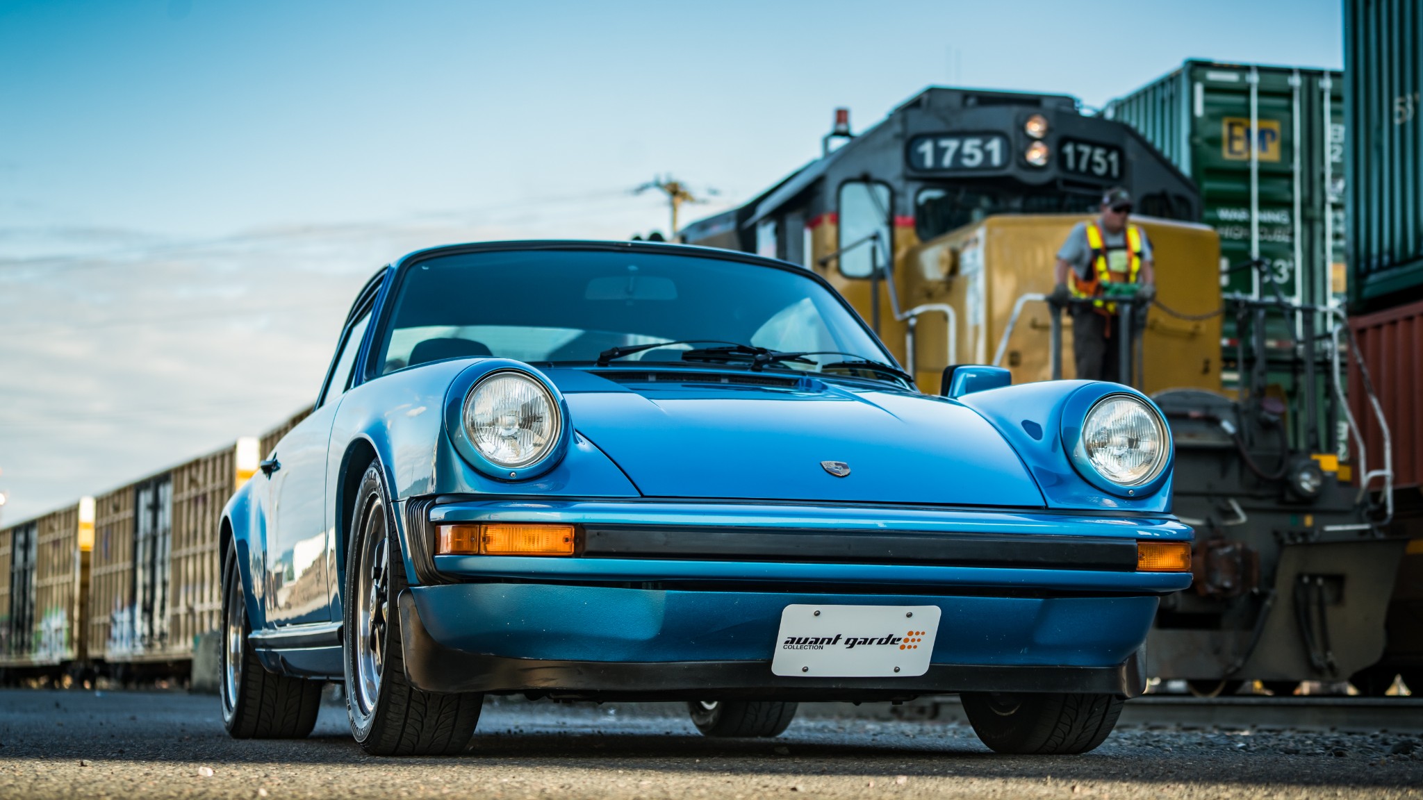 Minerva Blue Metallic | Porsche Colors