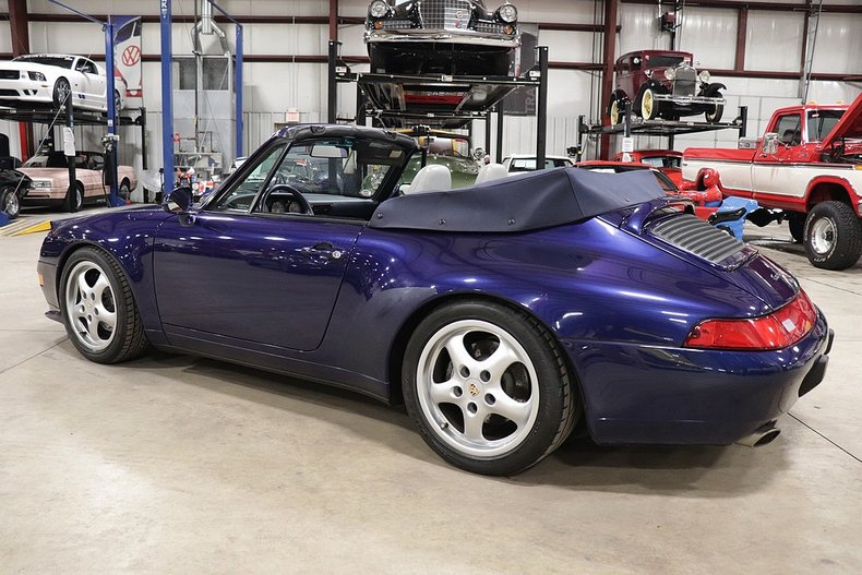 Iris Blue Metallic | Porsche Colors