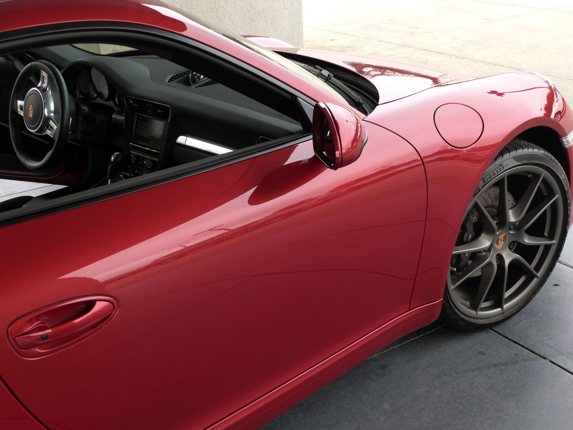 Amaranth Red Metallic | Porsche Colors