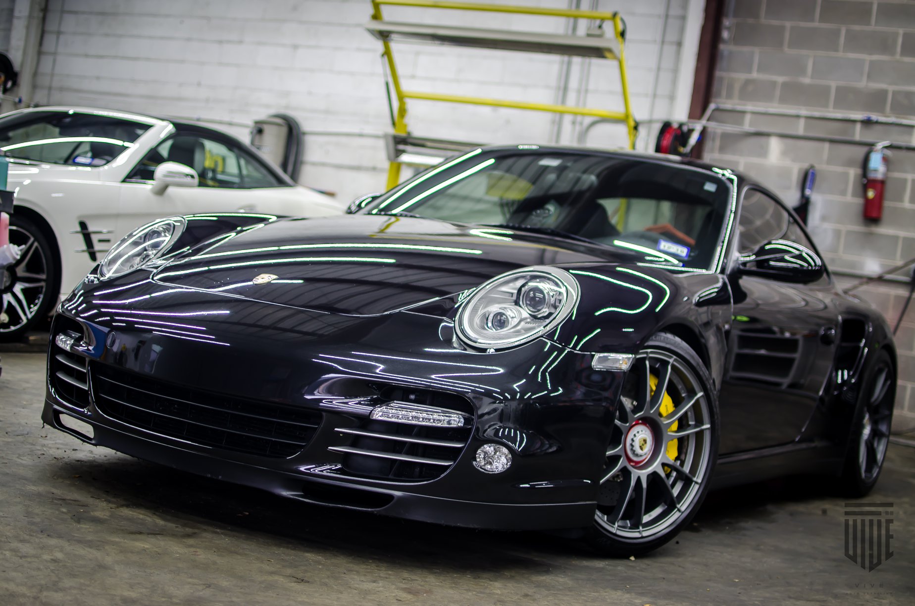 Basalt Black Metallic | Porsche Colors