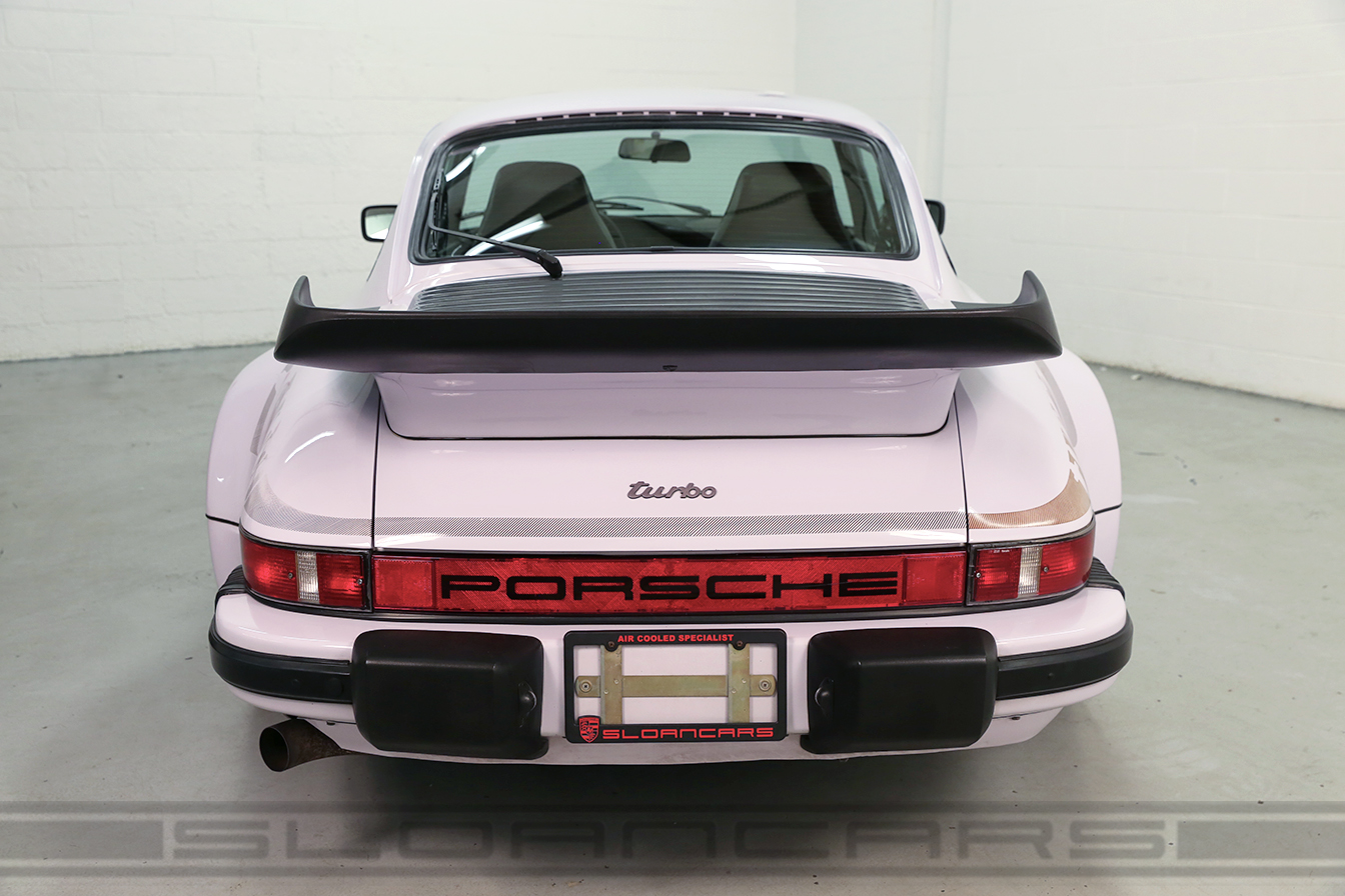 Moonstone | Porsche Colors