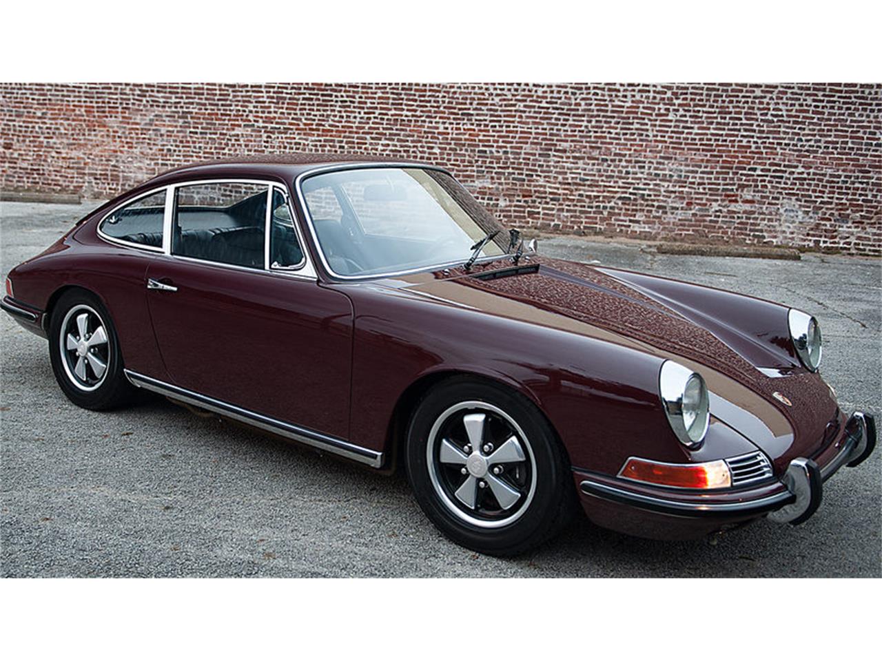 Maroon | Porsche Colors