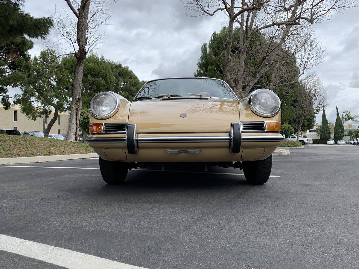 Sand Beige | Porsche Colors
