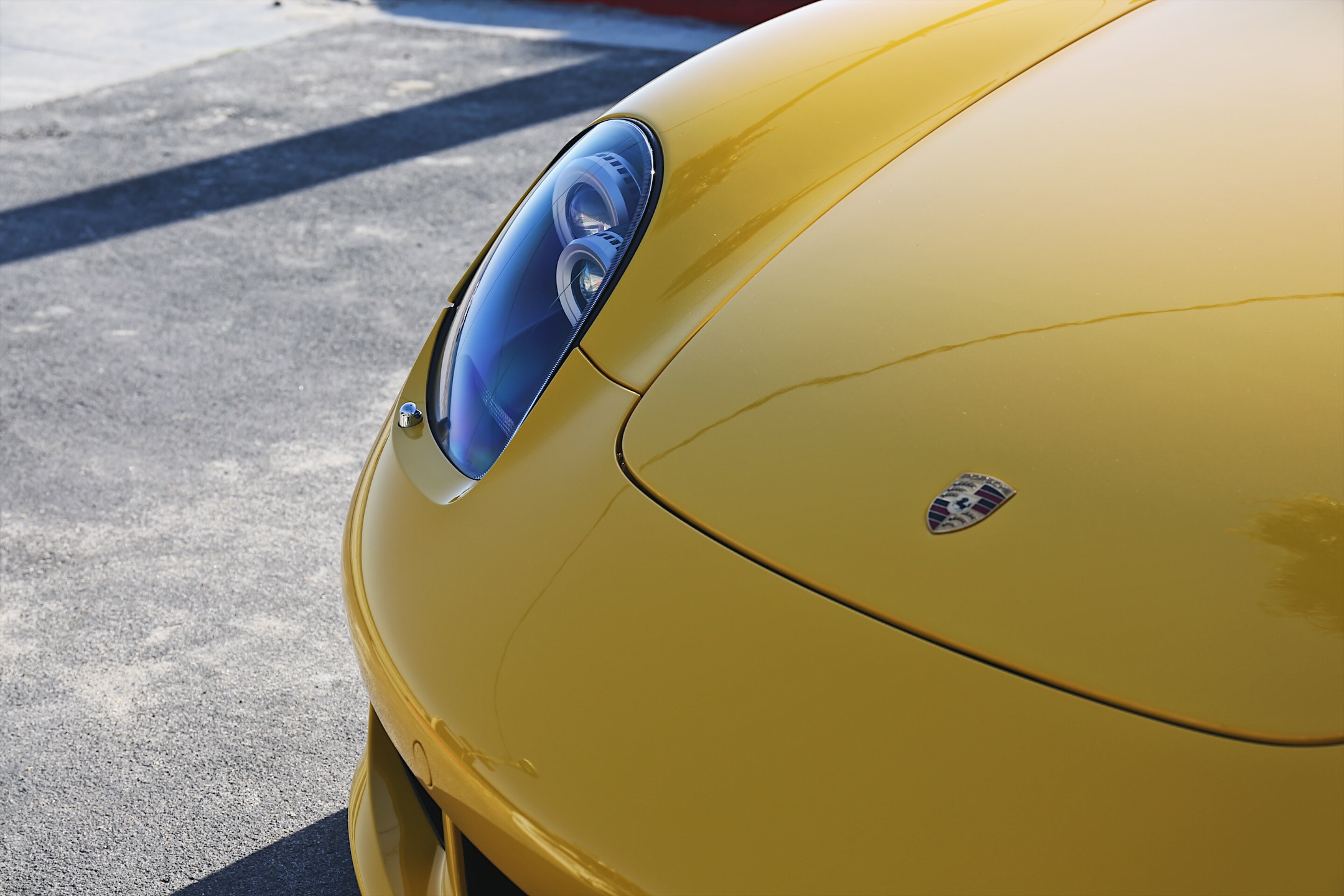 Fayence Yellow | Porsche Colors