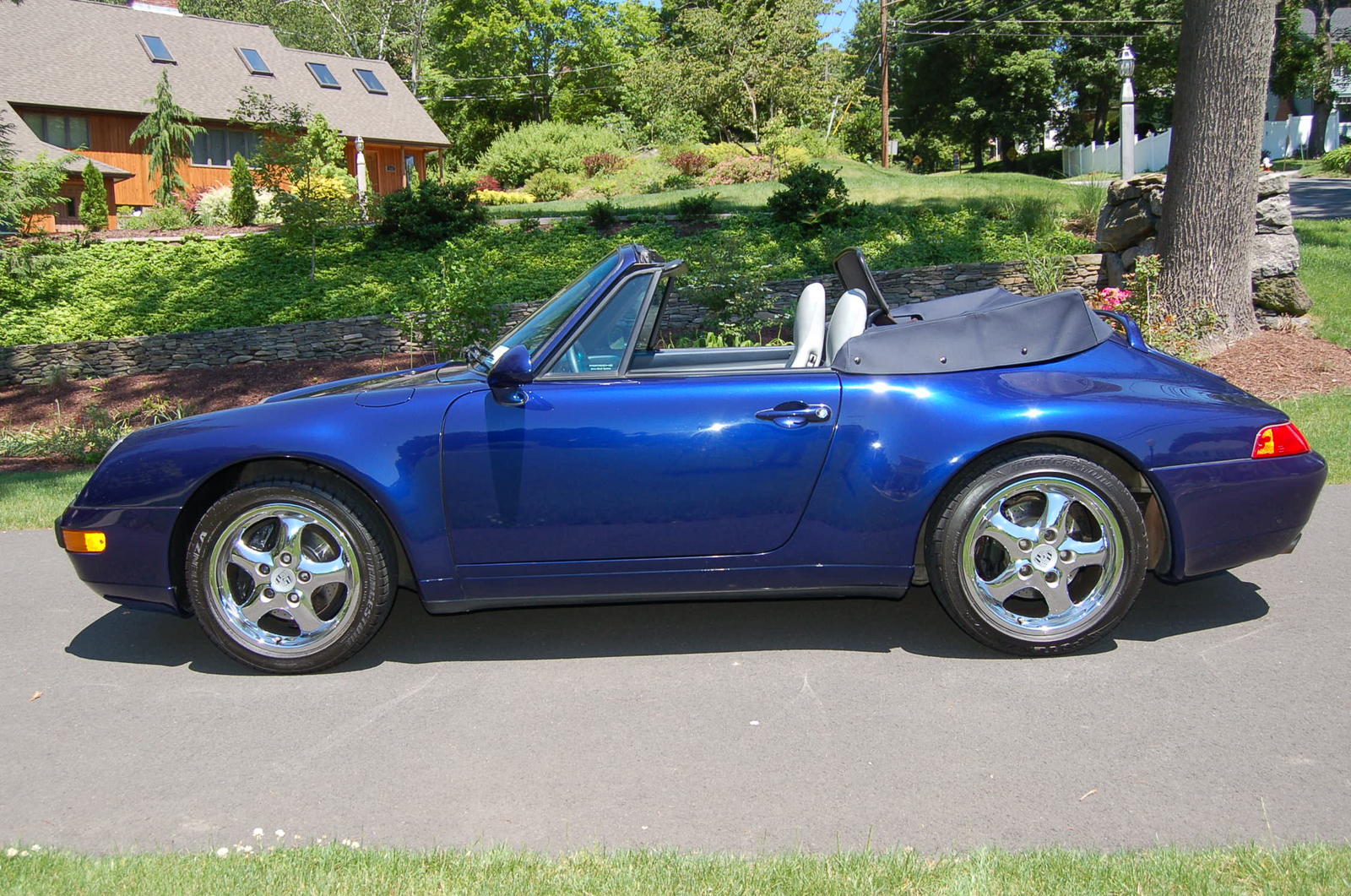 Iris Blue Metallic | Porsche Colors