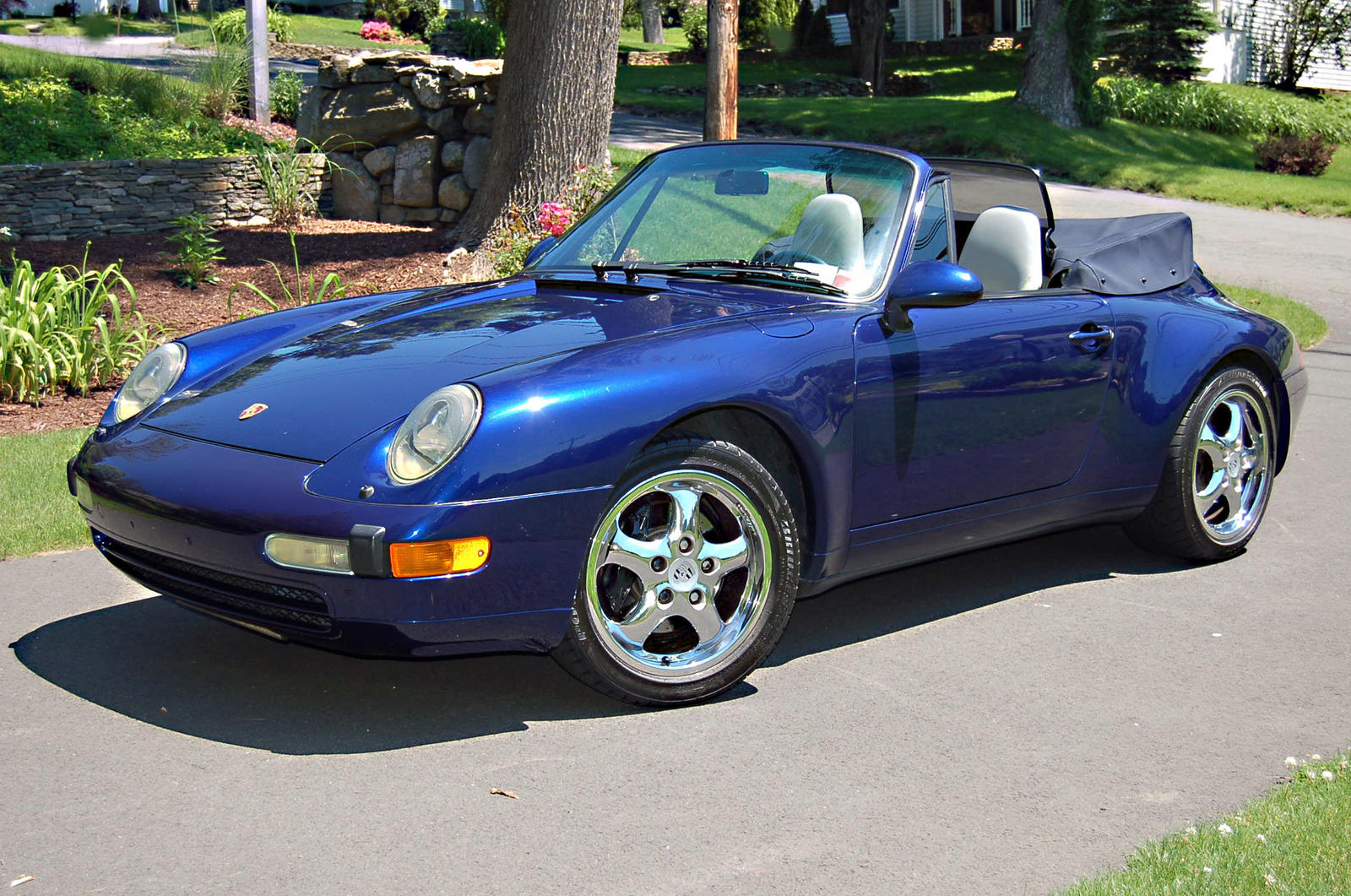 Iris Blue Metallic | Porsche Colors