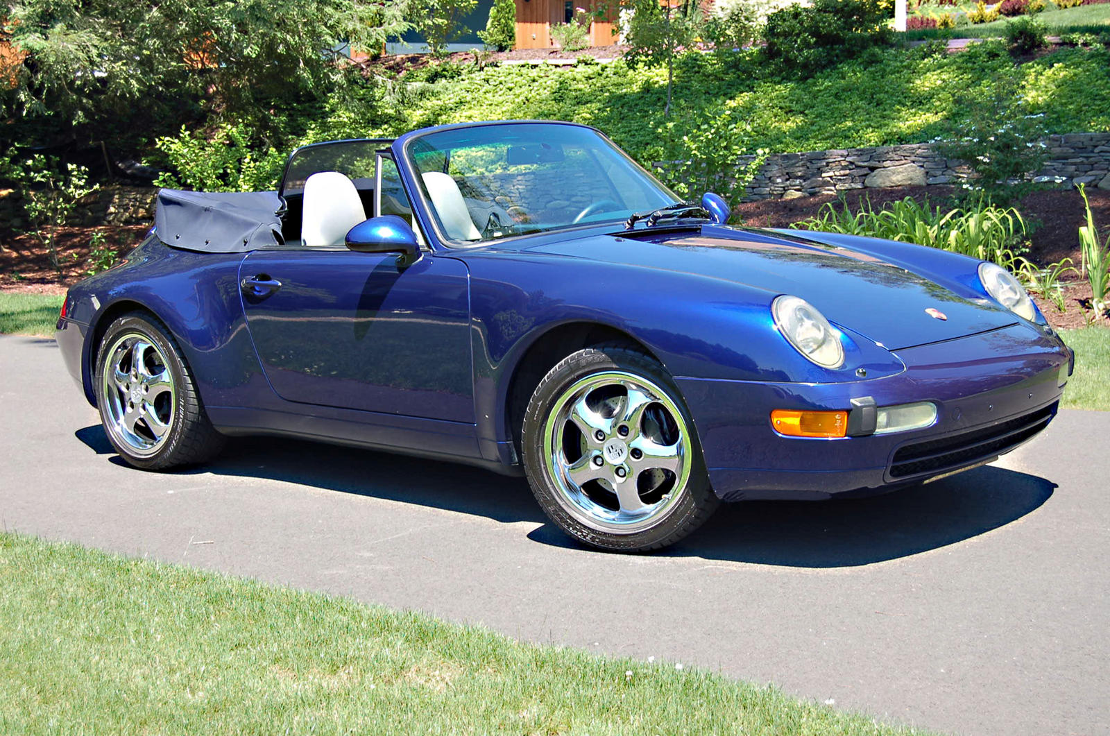 Iris Blue Metallic | Porsche Colors