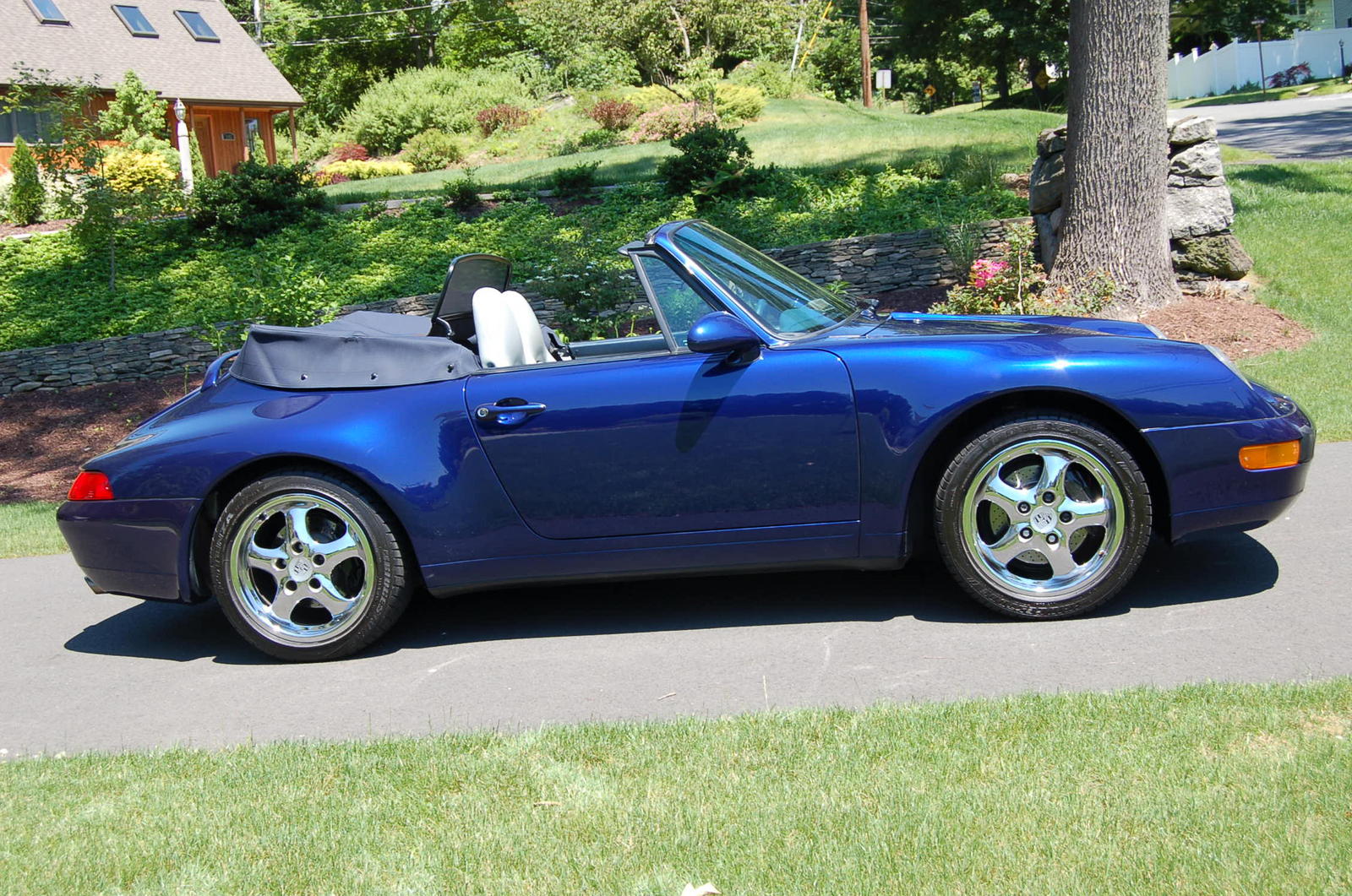 Iris Blue Metallic | Porsche Colors