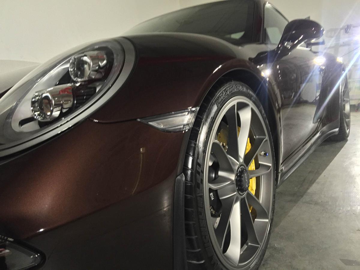 Mahogany Metallic | Porsche Colors