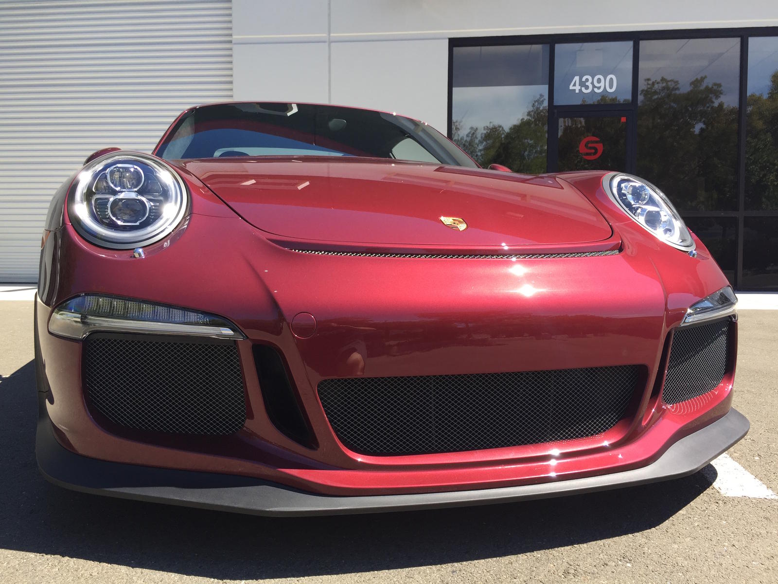 Arena Red Metallic | Porsche Colors
