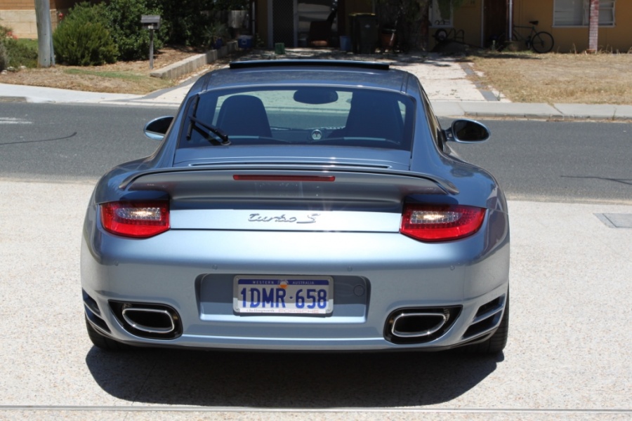 Ice Blue Metallic | Porsche Colors