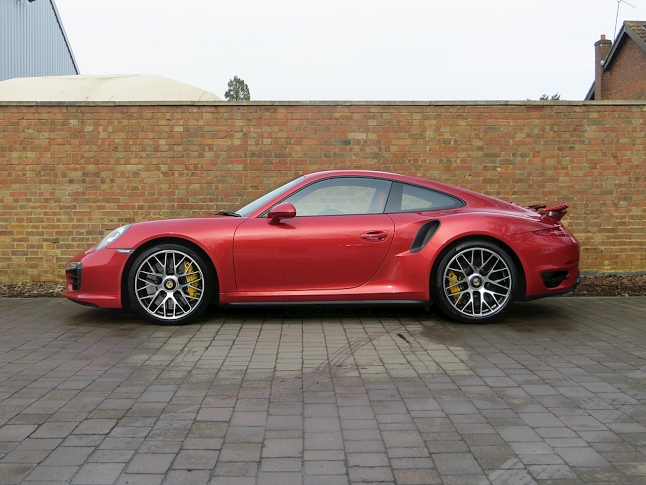 Amaranth Red Metallic | Porsche Colors