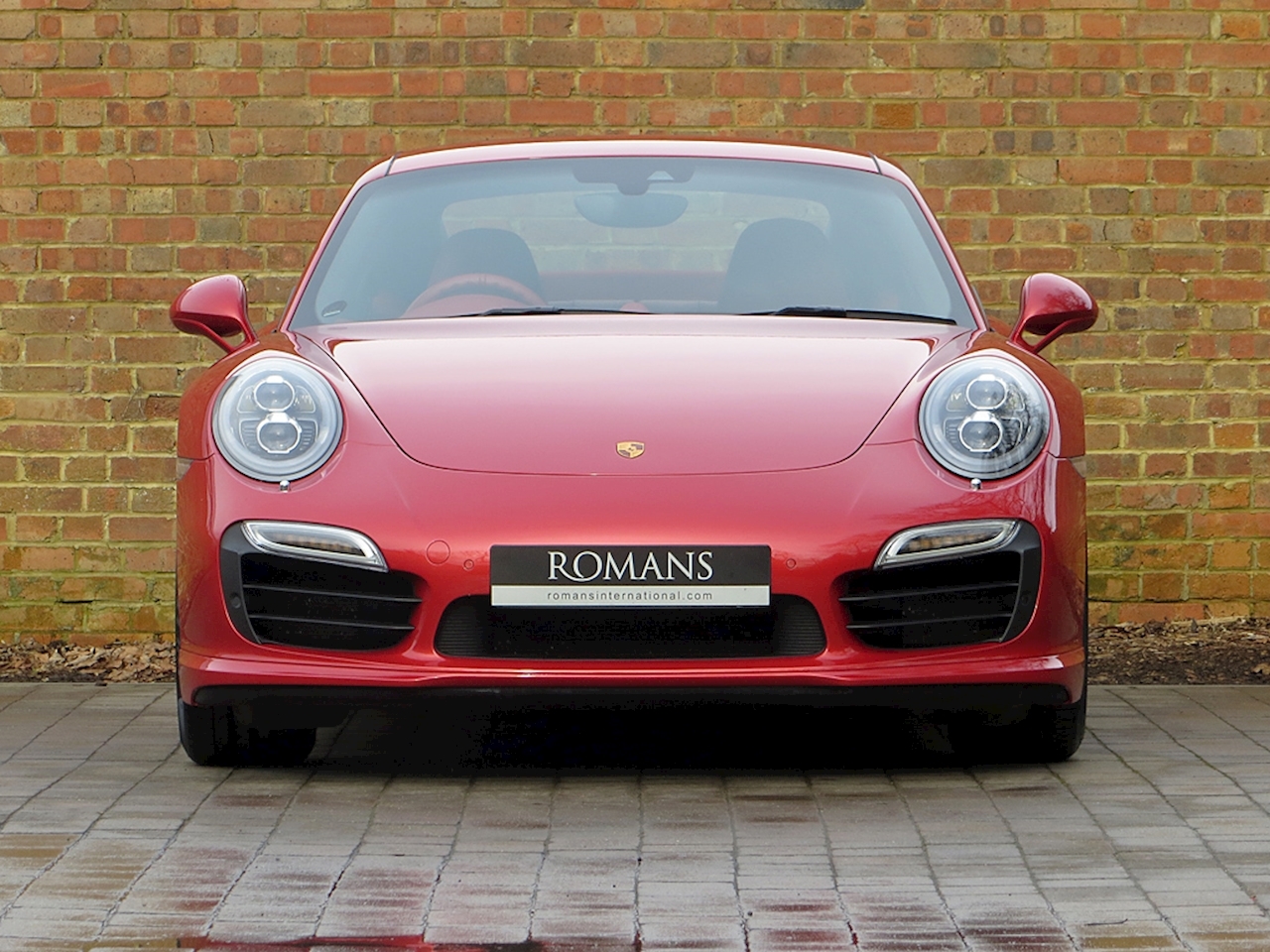 Amaranth Red Metallic | Porsche Colors