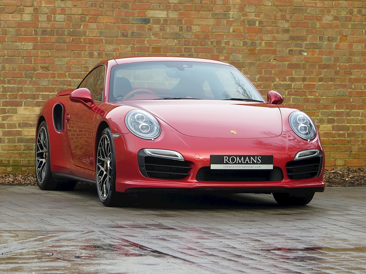 Amaranth Red Metallic | Porsche Colors