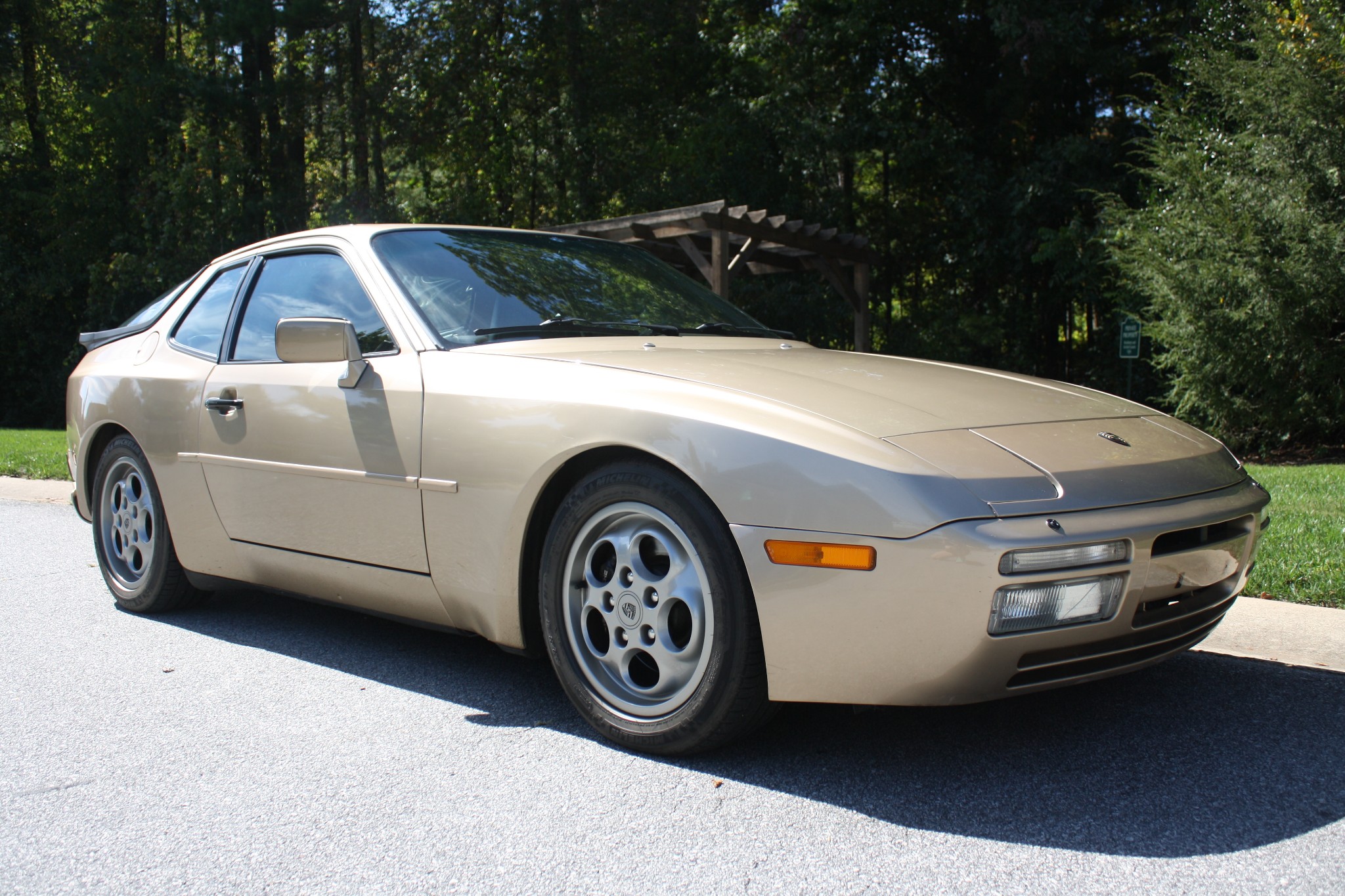 Almond Beige Metallic | Porsche Colors