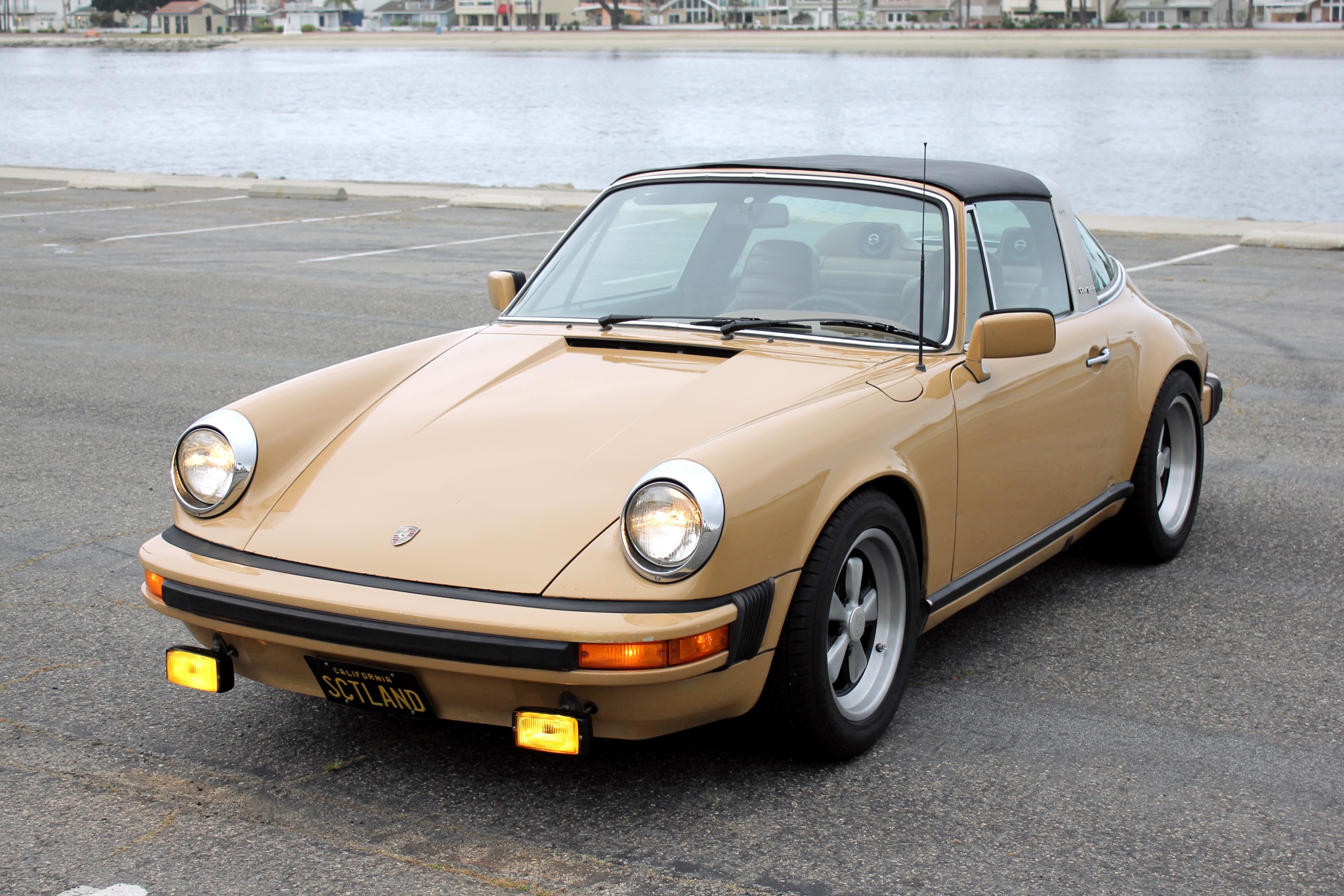 Cashmere Beige | Porsche Colors