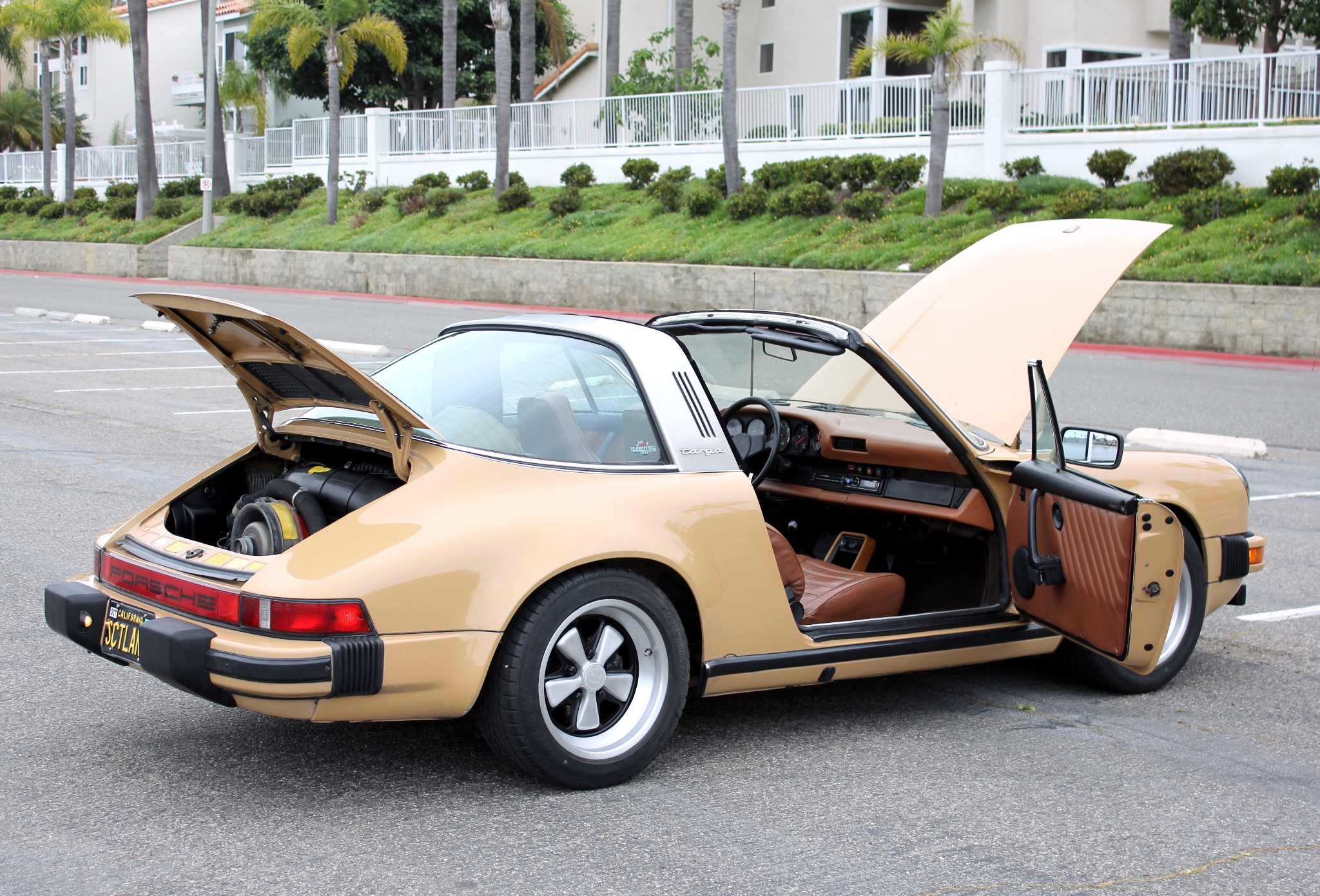 Cashmere Beige | Porsche Colors