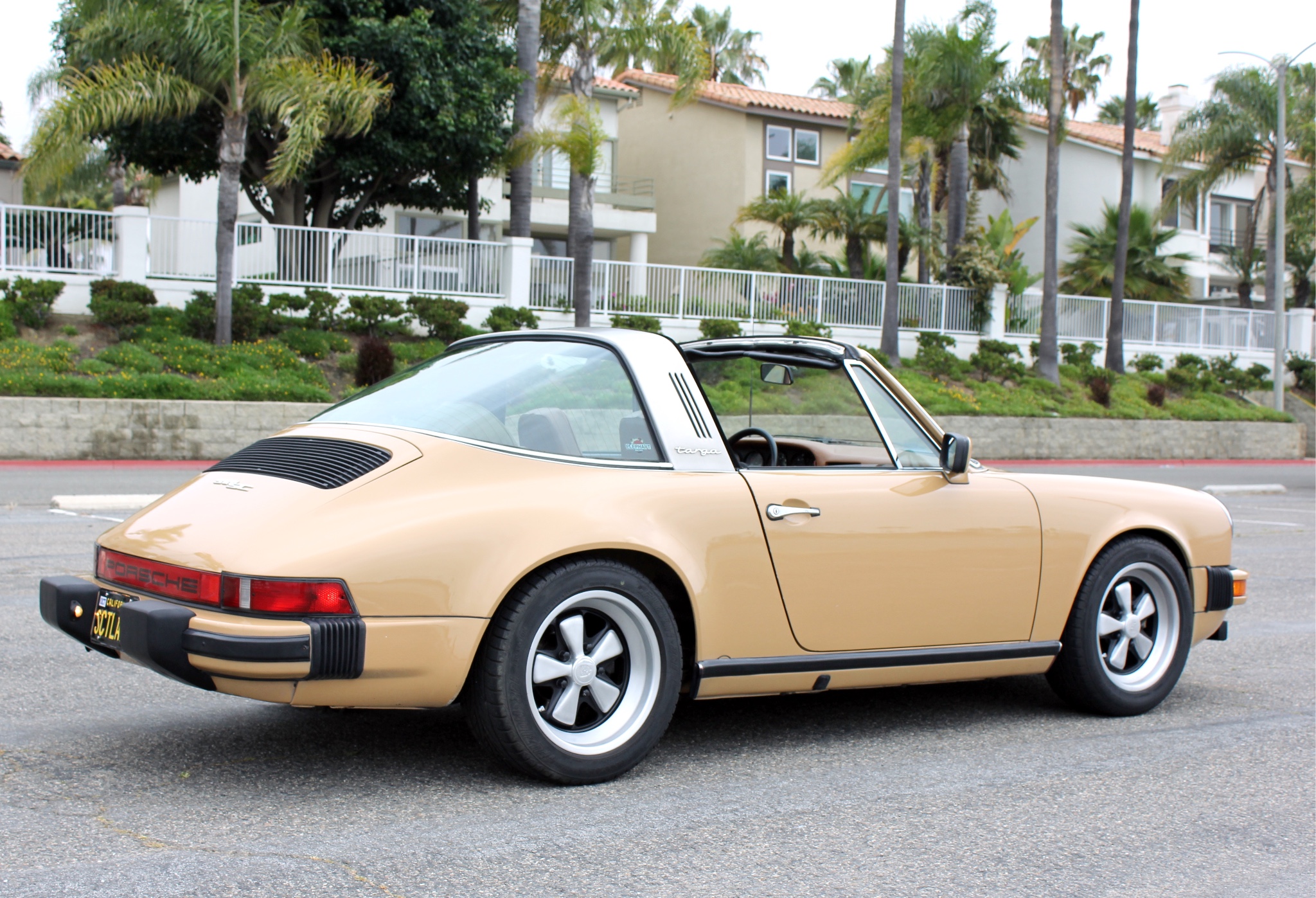 Cashmere Beige | Porsche Colors