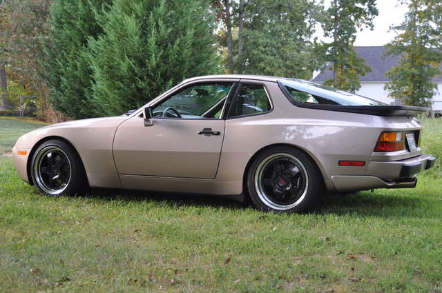 Moonstone | Porsche Colors