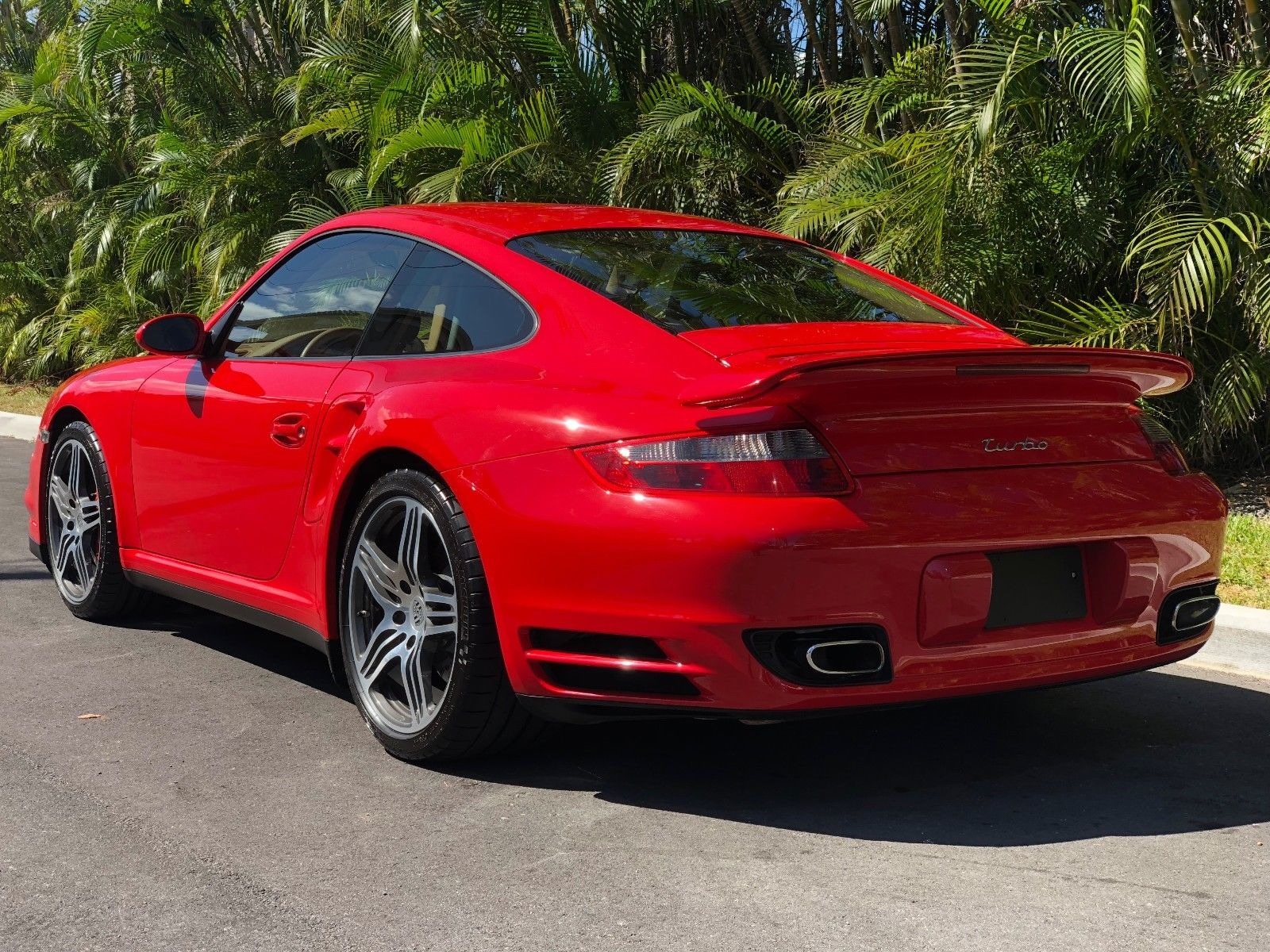 Pure Red | Porsche Colors