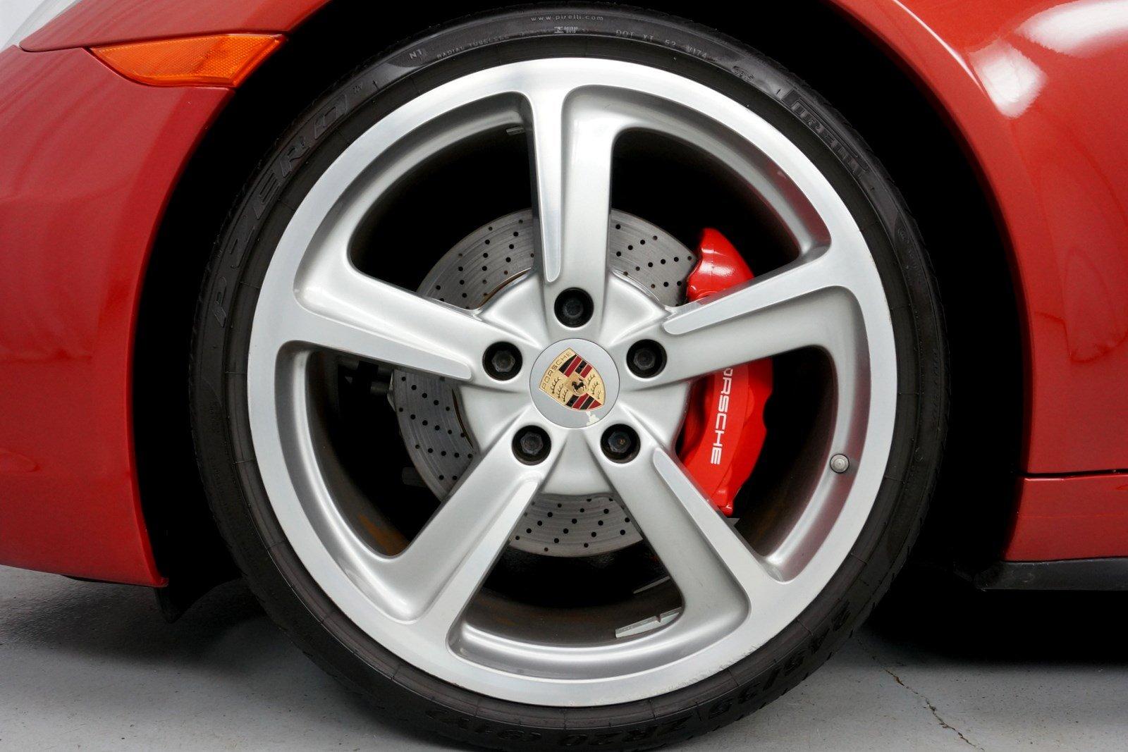 Amaranth Red Metallic | Porsche Colors