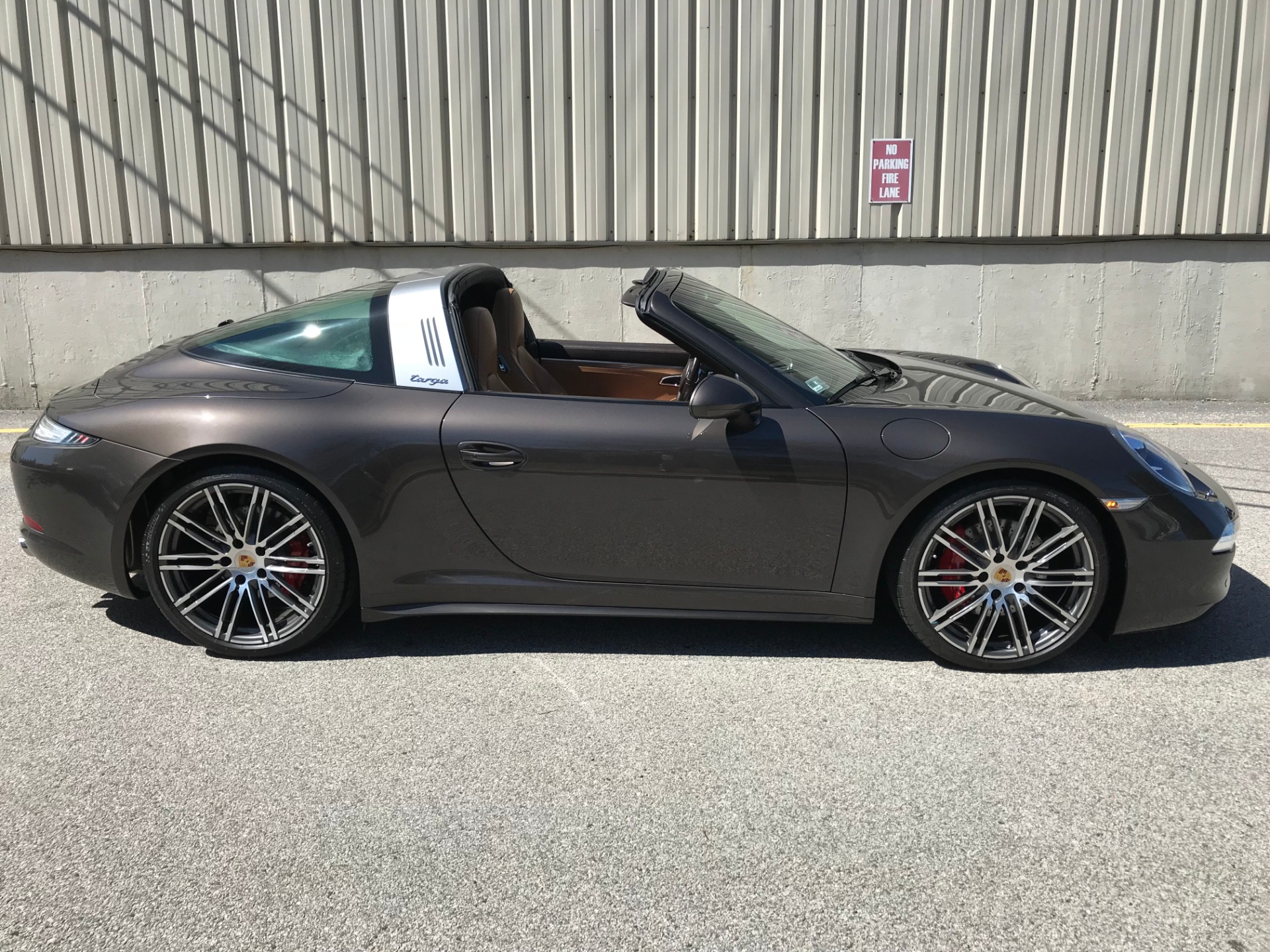 Anthracite Brown Metallic | Porsche Colors